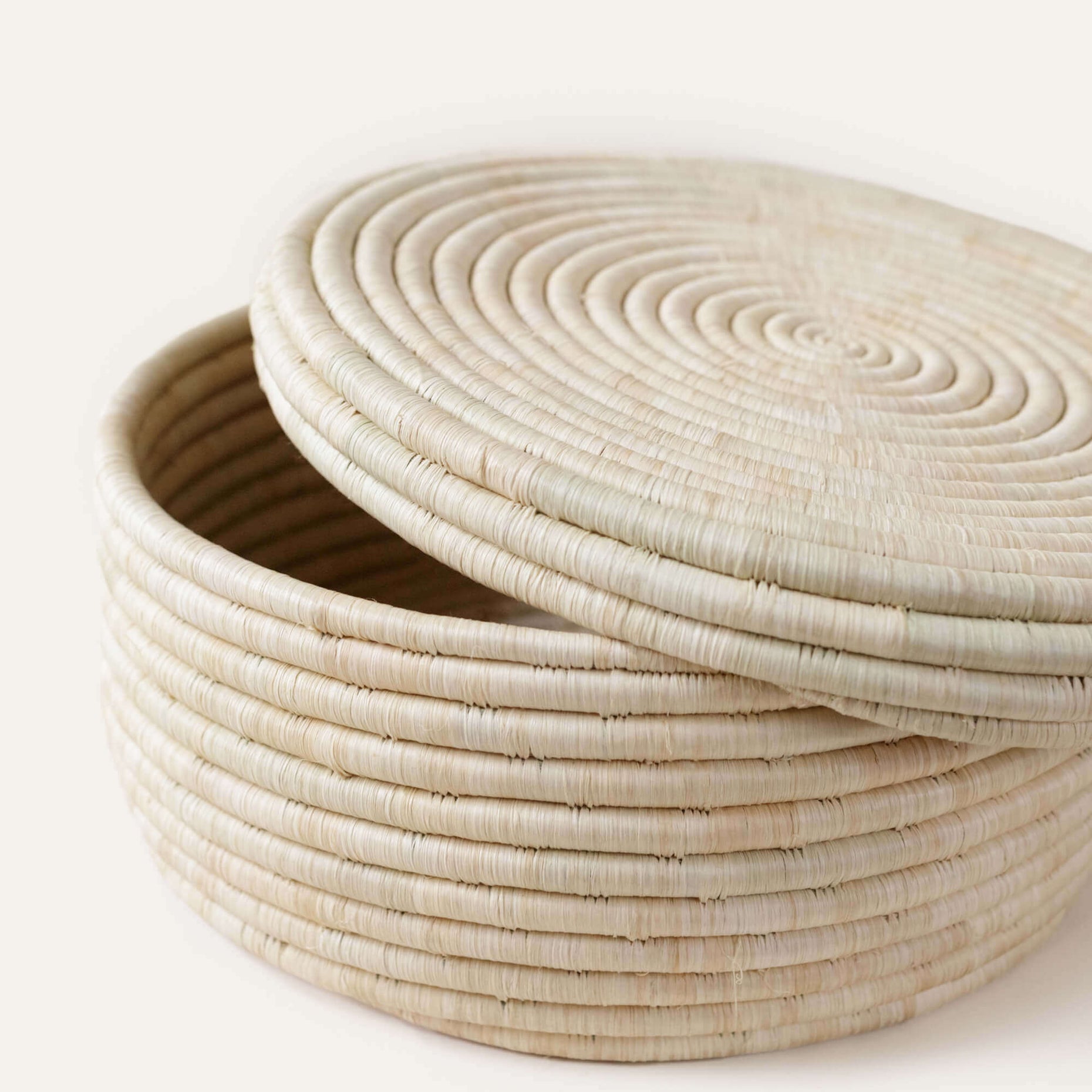 Round Lidded Basket – Indego Africa